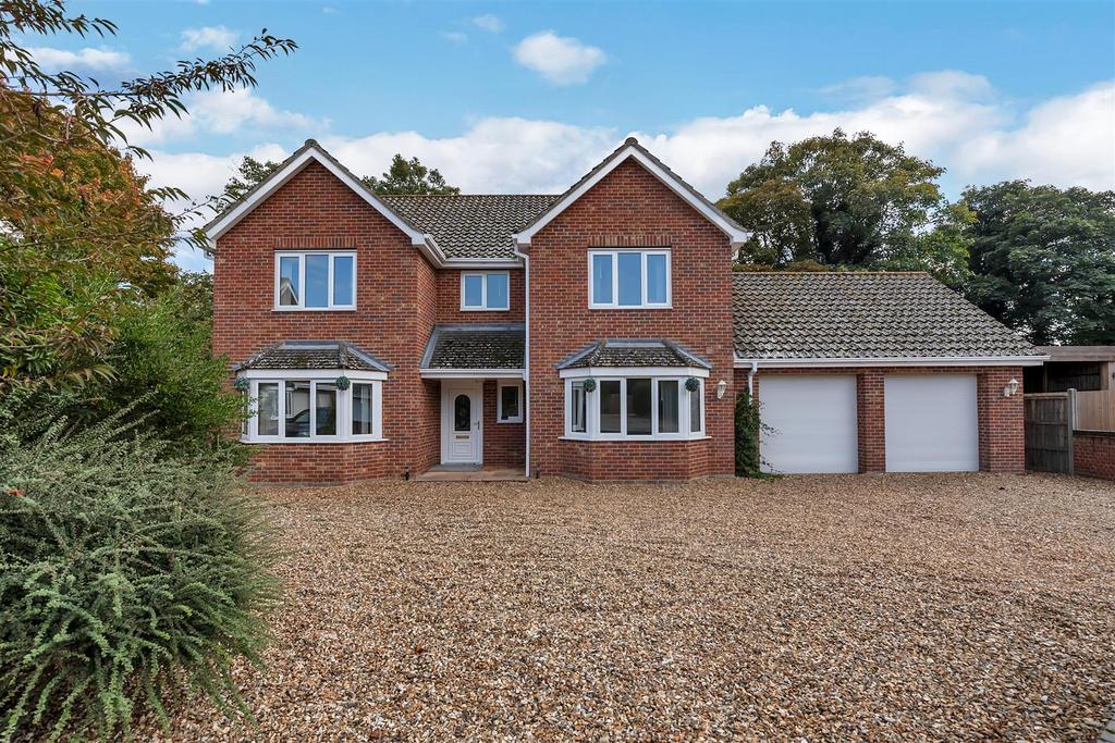 Woodsdale Grove, Troston 4 bed detached house - £610,000