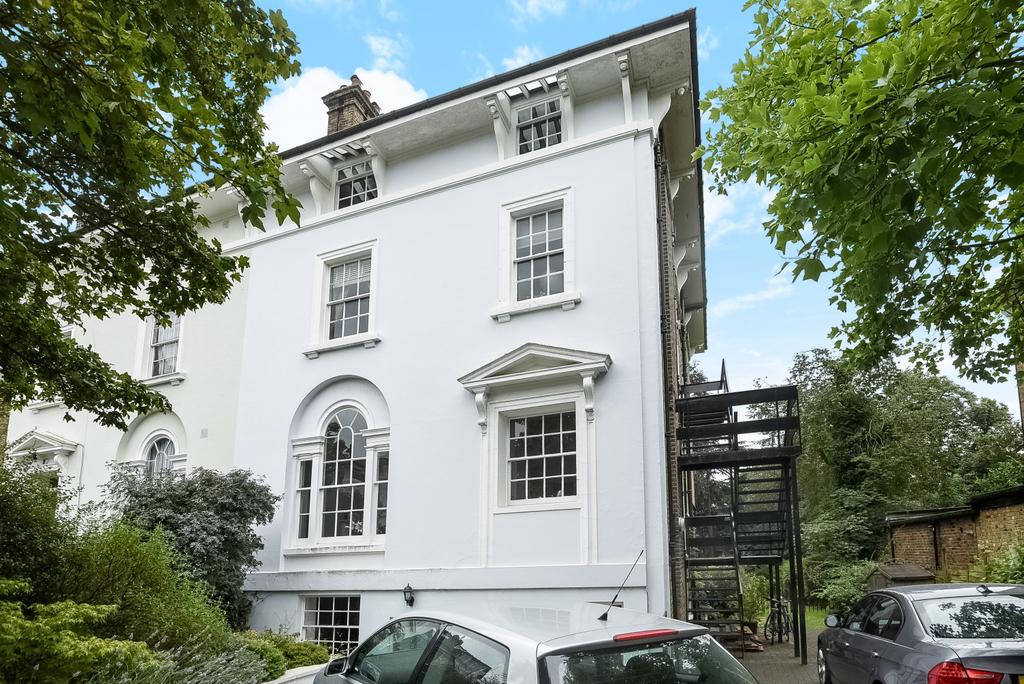 Church Terrace London SE13 2 bed flat - £1,900 pcm (£438 pw)