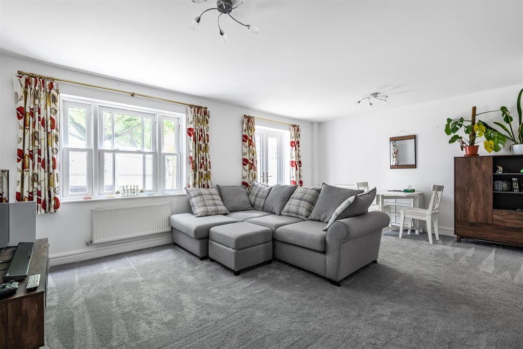 Farriers Court, London Road, Horsham... 3 bed terraced house - £475,000