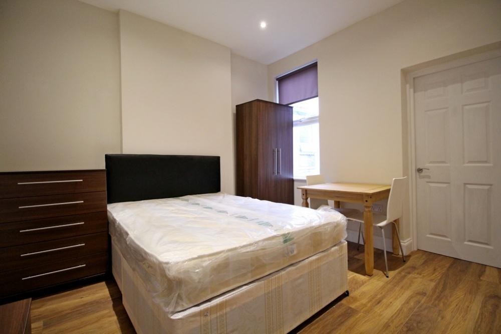 Lampton Road, Hounslow, TW3 Studio - £1,000 pcm (£231 pw)