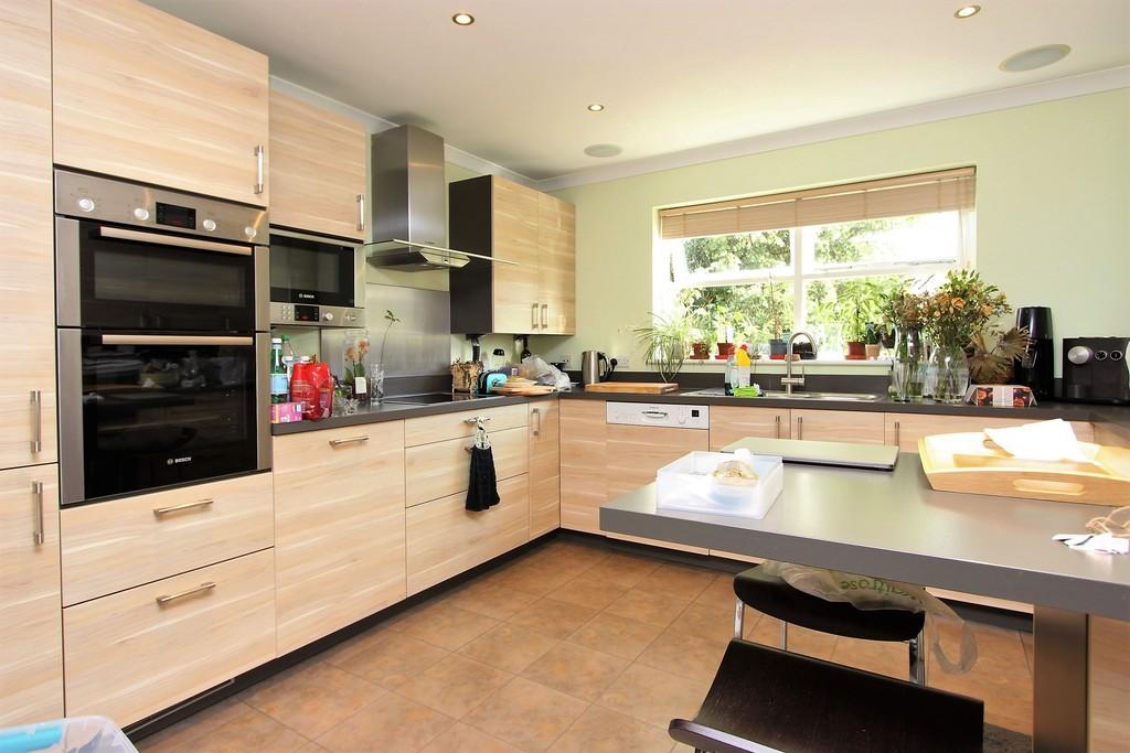 Furze Hill, Kingswood 3 bed apartment - £475,000