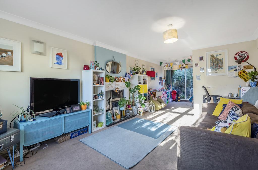 Airedale Gardens Rodley Leeds Ls13 3 Bed Semi Detached House £230 000