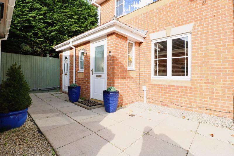 Scholars Walk, Langley, Slough 3 bed end of terrace house - £1,850 pcm ...