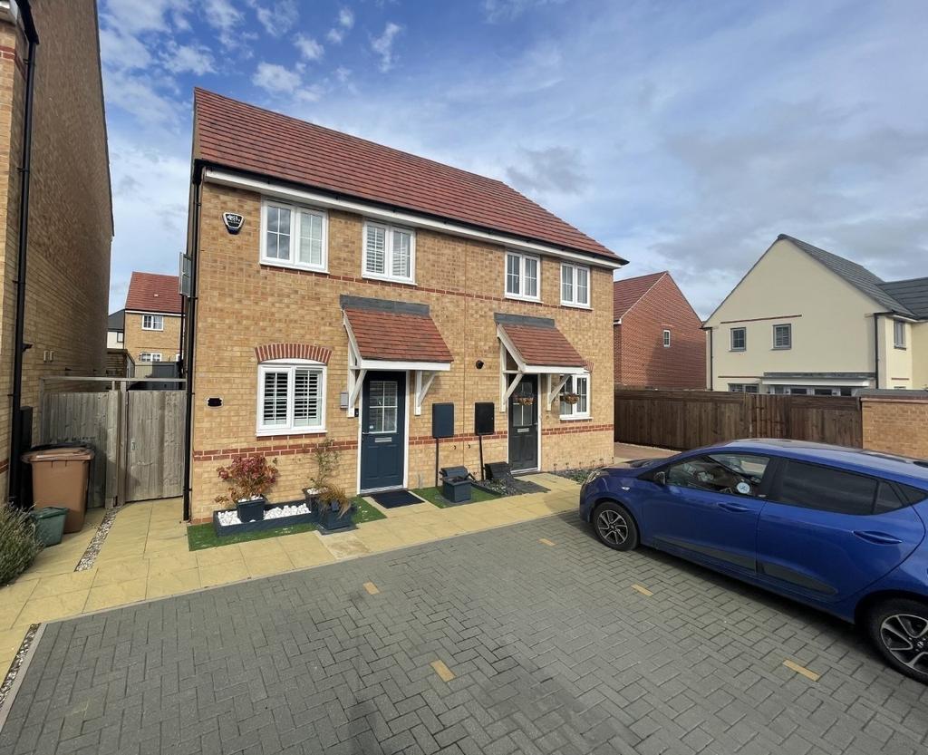 Prestoe Close, Corby, NN17 2 bed semi-detached house - £249,950