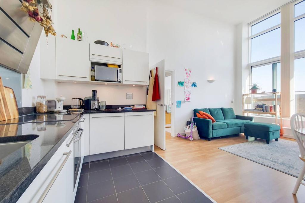 Argyll Road, Woolwich, London, SE18 2 bed flat - £2,000 pcm (£462 pw)