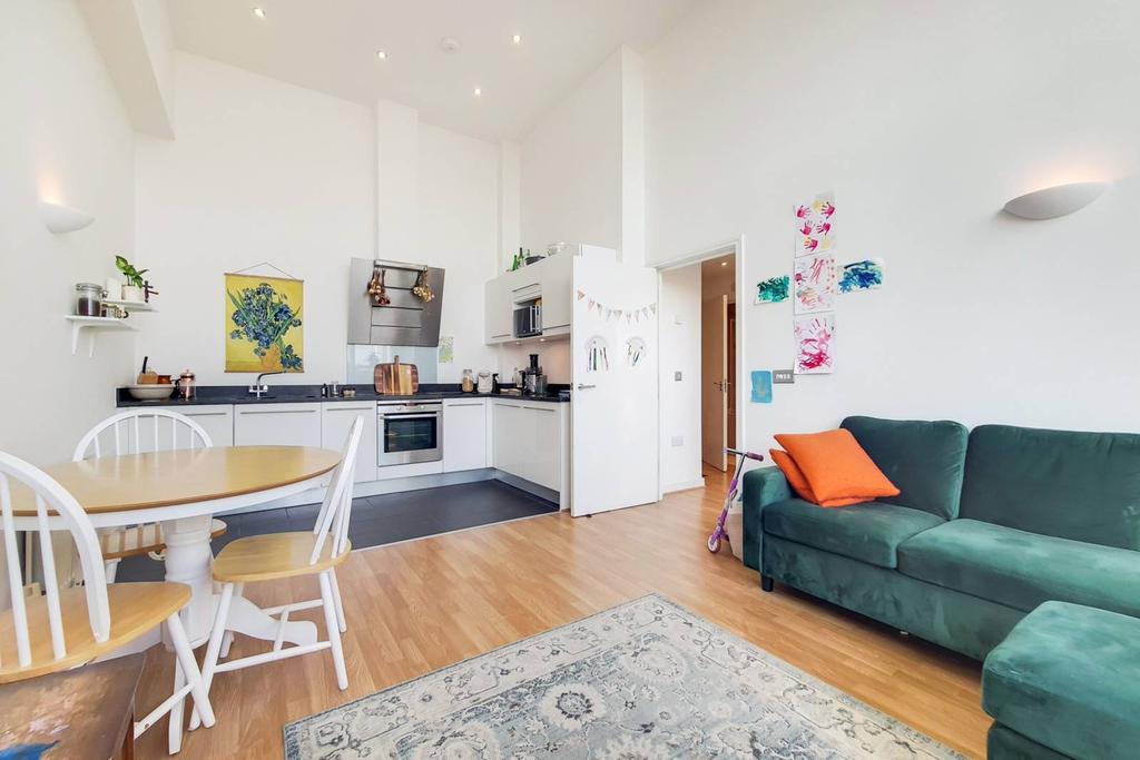 Argyll Road, Woolwich, London, SE18 2 bed flat - £2,000 pcm (£462 pw)
