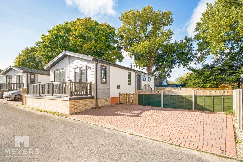 The Lookout, Stoborough, BH20 2 bed detached house - £250,000