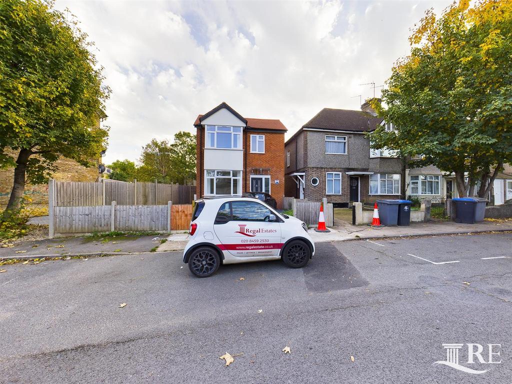 Beech Way, London, NW10 8HX 1 bed detached house - £1,450 pcm (£335 pw)
