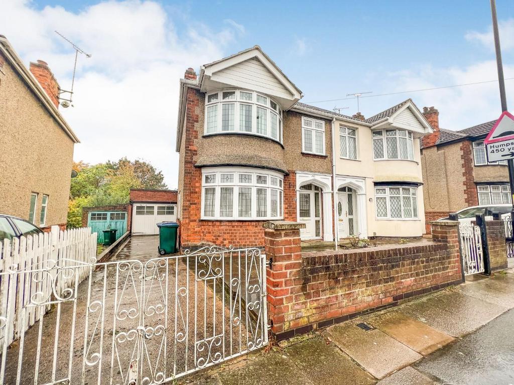 Belgrave Road, Wyken, Coventry 3 bed semi-detached house - £280,000