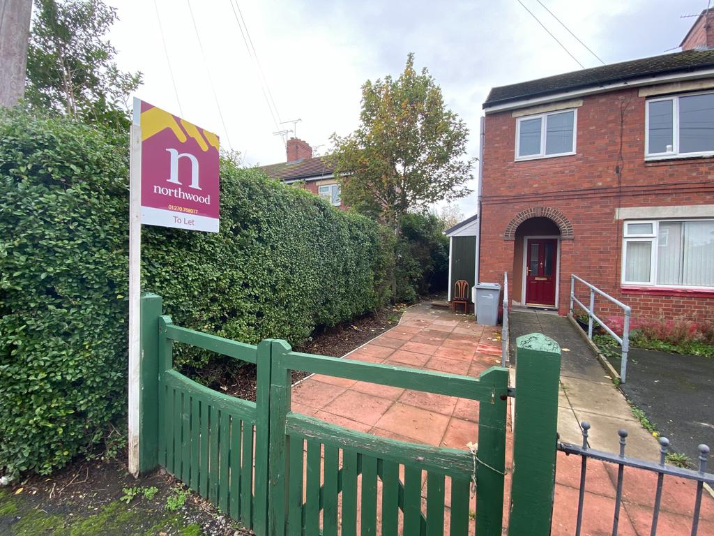 Barnabas Avenue, Crewe, CW1 1 bed flat - £525 pcm (£121 pw)