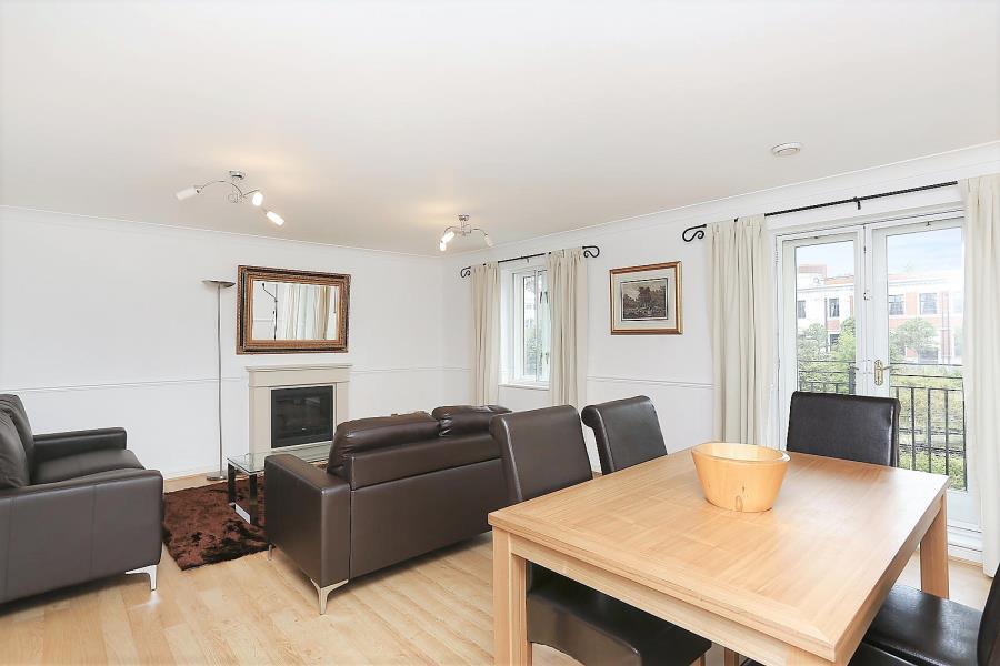 Shillingstone House, Russell Road... 2 bed flat to rent - £2,999 pcm (£ ...