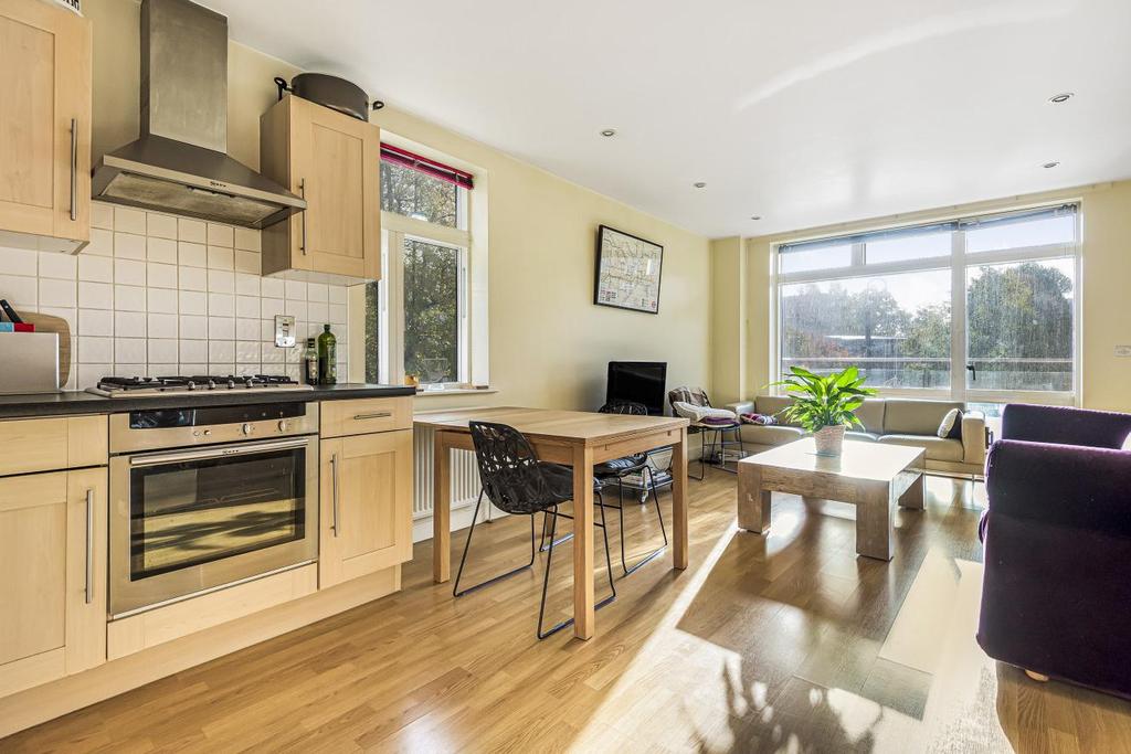 Farm Lane, Fulham 2 bed flat - £675,000