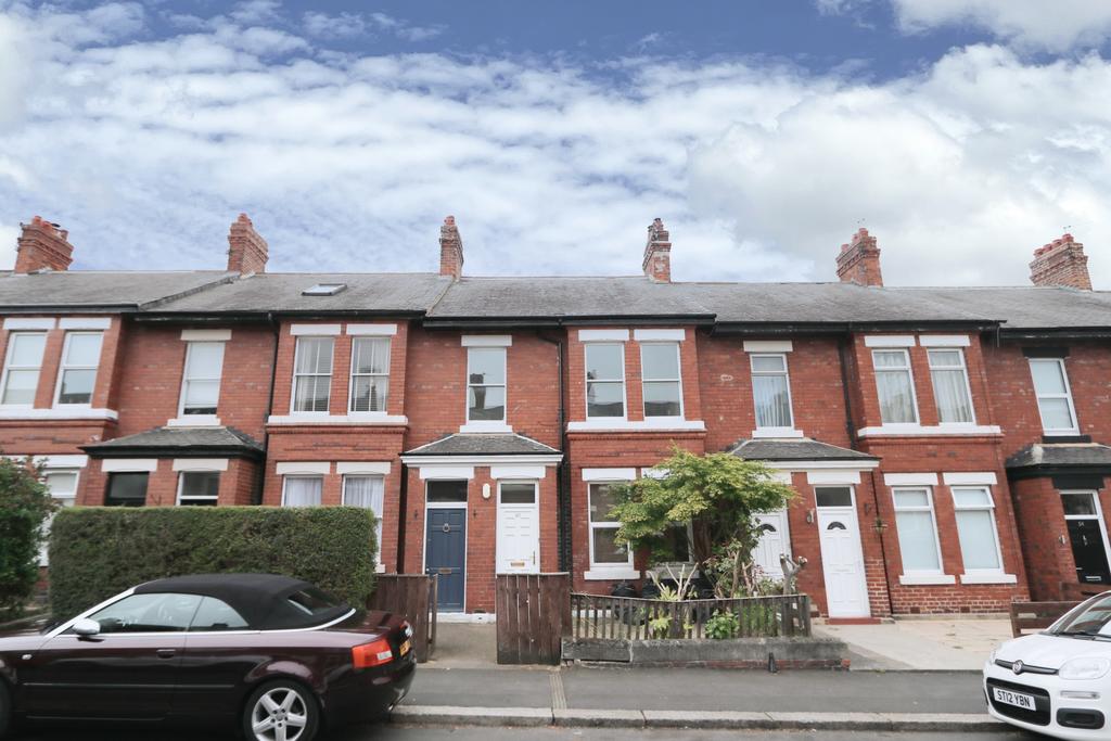 Hyde Terrace, Gosforth, NE3 2 bed flat - £205,000