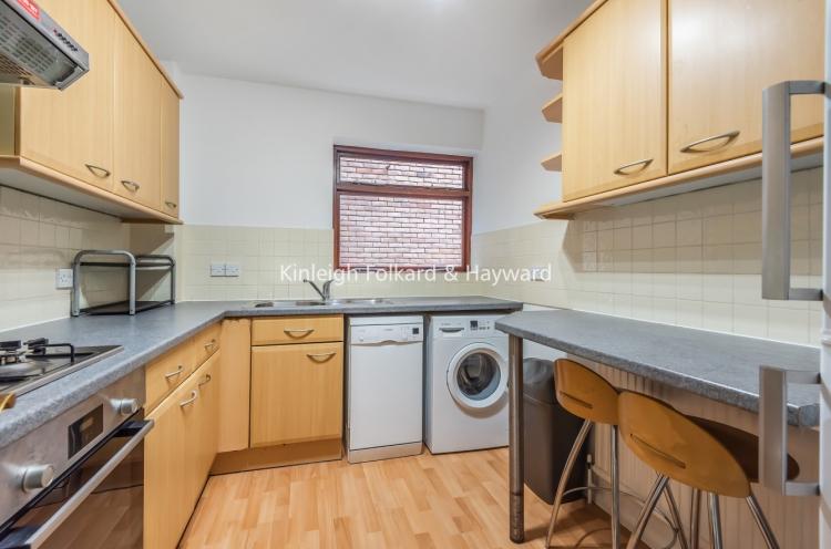 The Avenue Beckenham BR3 2 bed flat - £1,450 pcm (£335 pw)