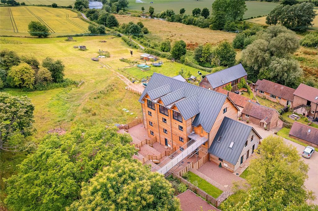 Hole In The Wall, Foy, Ross On Wye, Hfds, HR9 2 bed end of terrace ...