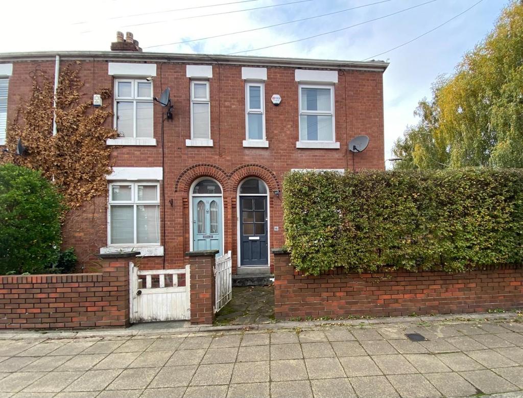 Borough Road, Altrincham 2 bed house - £1,495 pcm (£345 pw)
