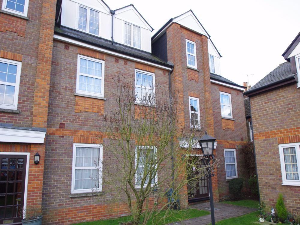 Holyrood Court Marlborough Road Watford Wd18 1 Bed Flat To Rent £
