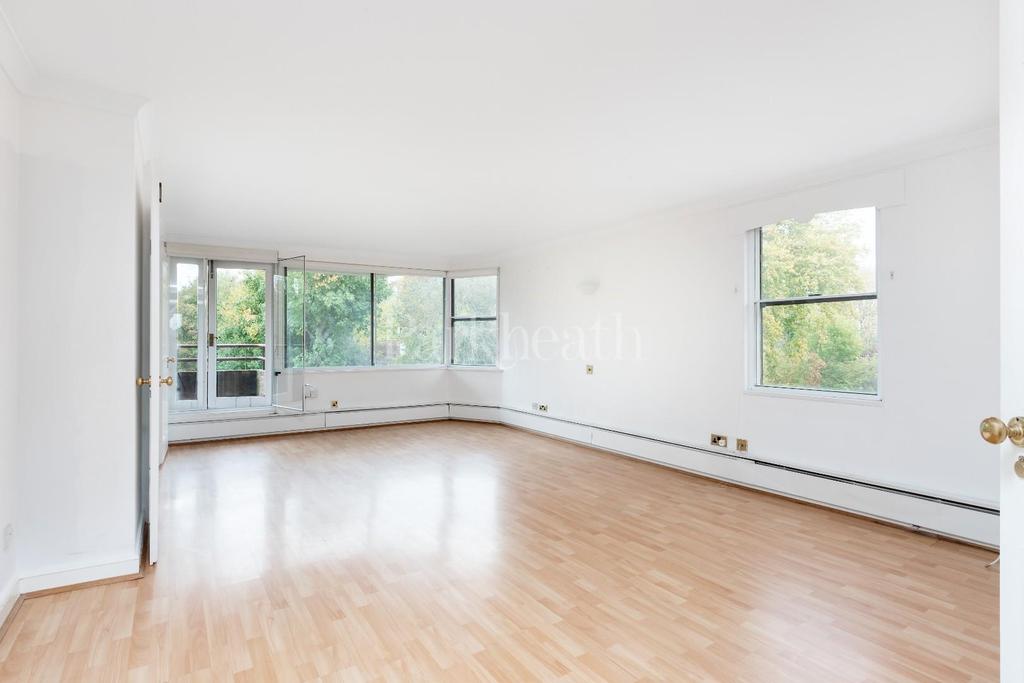 Steeles Road, Belsize Park NW3 2 bed flat - £2,800 pcm (£646 pw)