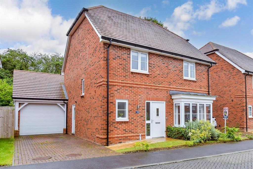 Mayfield, Harrietsham, Maidstone, Kent 4 bed detached house for sale ...