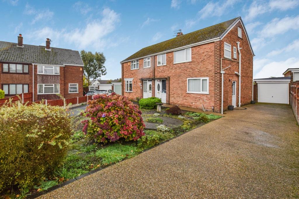 Ludlow Crescent, Higher Runcorn 3 bed semi-detached house - £270,000