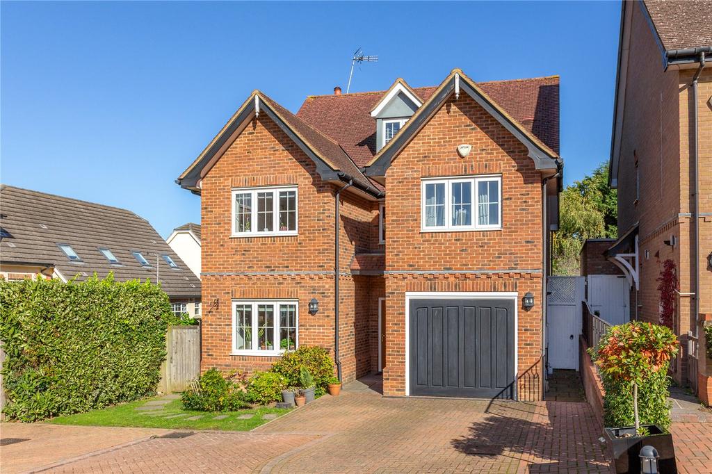 Hampton Close, Borehamwood... 5 bed house - £975,000