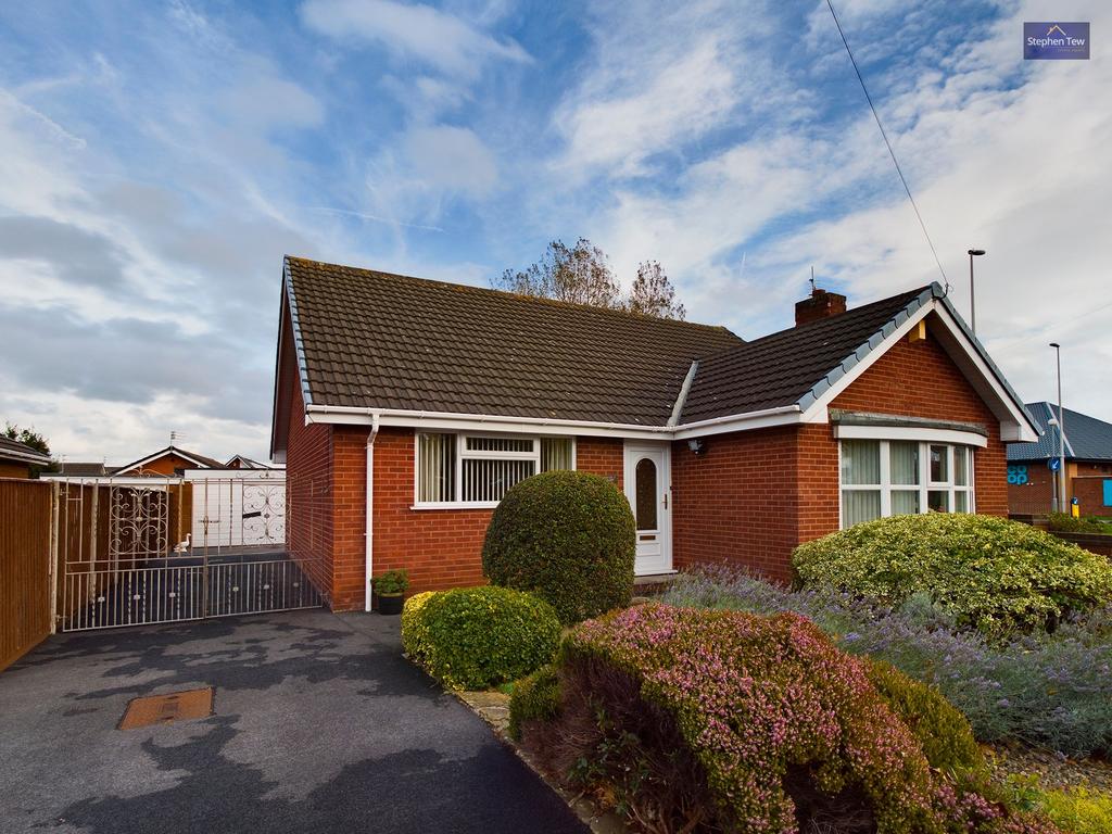 Helmsdale Road, Blackpool, FY4 2 bed detached bungalow - £260,000