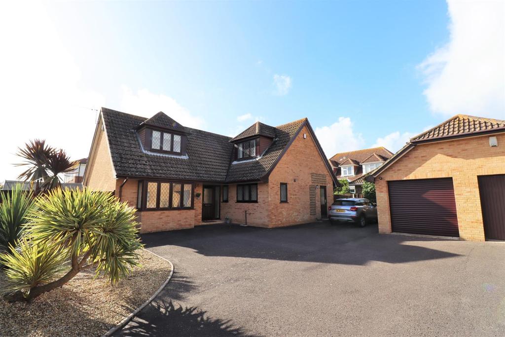 Sandmartin Close, Barton On Sea, New... 4 bed detached house - £895,000