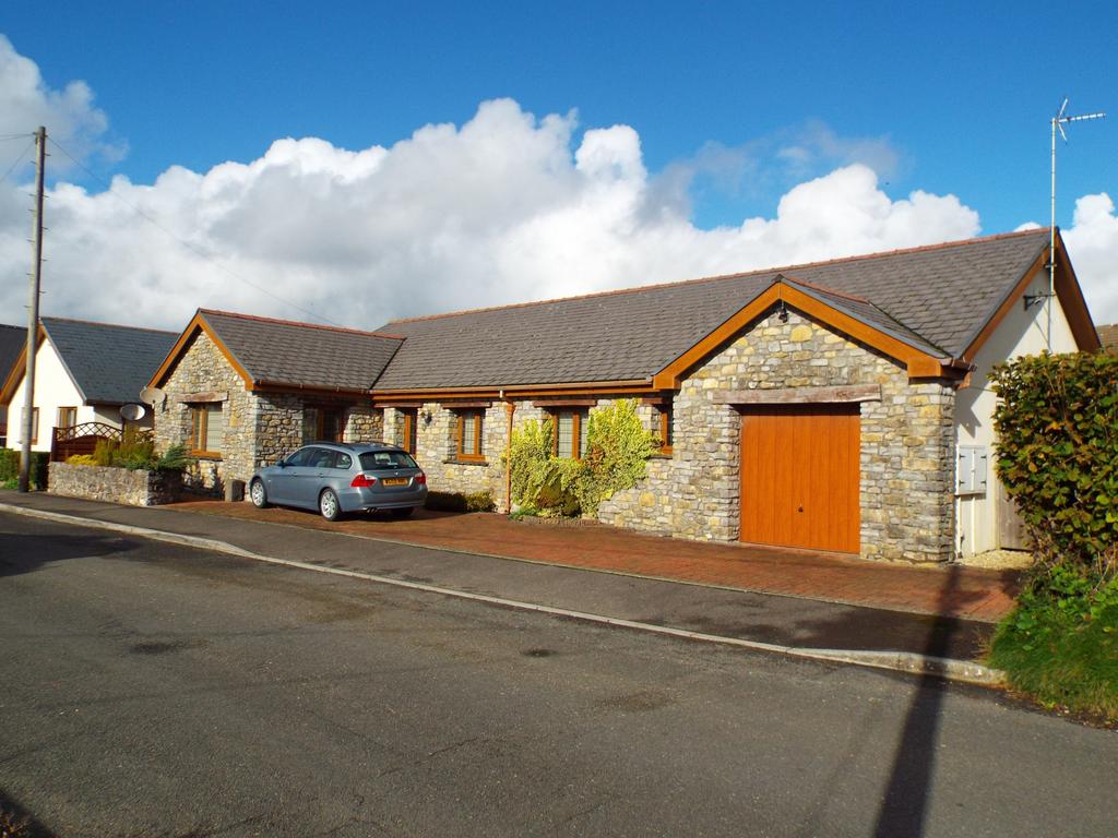 8 Cilonen Road, Three Crosses, Swansea, SA4 3PH 3 bed bungalow for sale ...