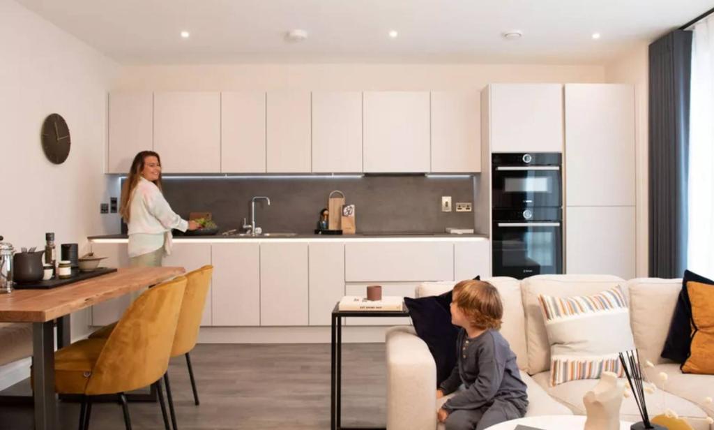 Acton Gardens, Acton, W3 1 bed flat - £465,000