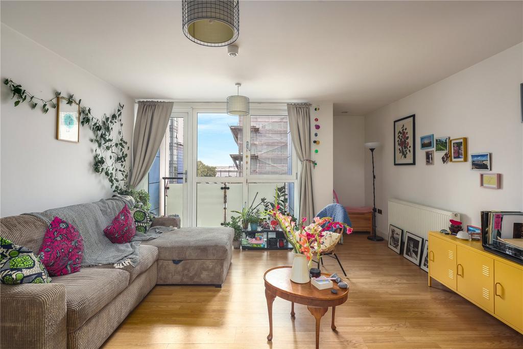 Apollo Court, 188 High Street... 1 bed flat - £320,000
