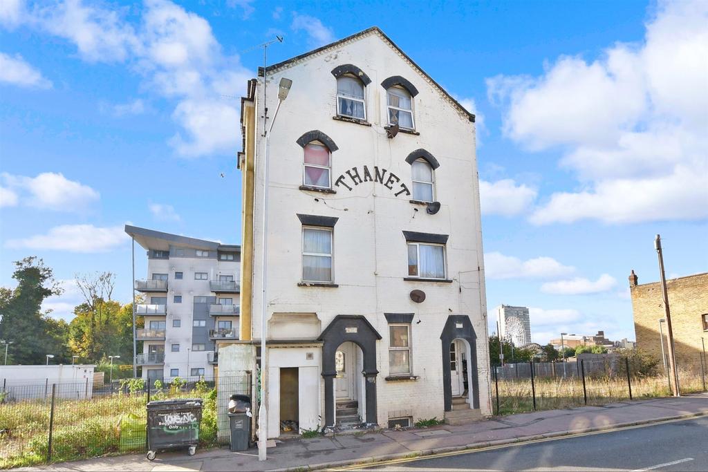 Eaton Road, Margate, Kent 2 bed flat - £140,000