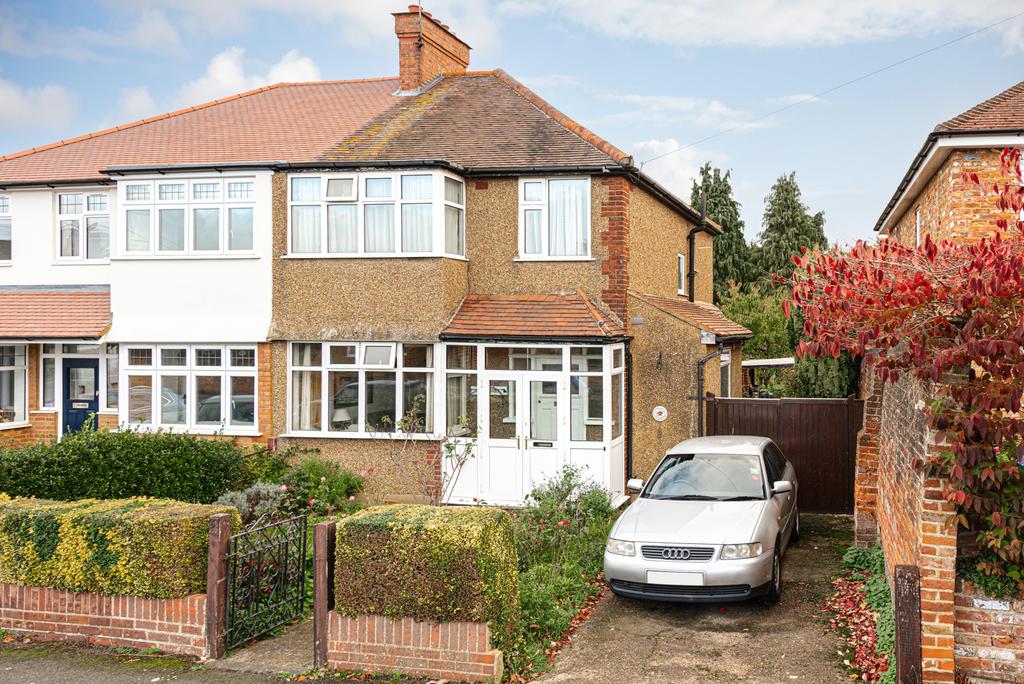 Ashtead Village 3 bed semi-detached house - £625,000