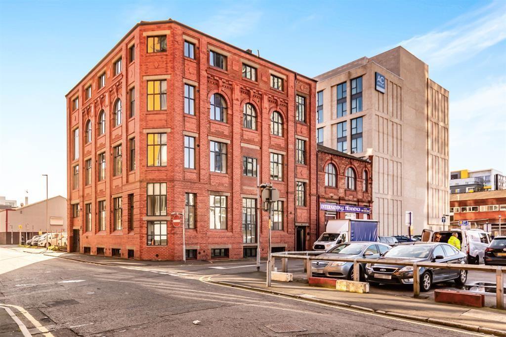 Spinners Mill, Manchester 2 bed apartment - £250,000
