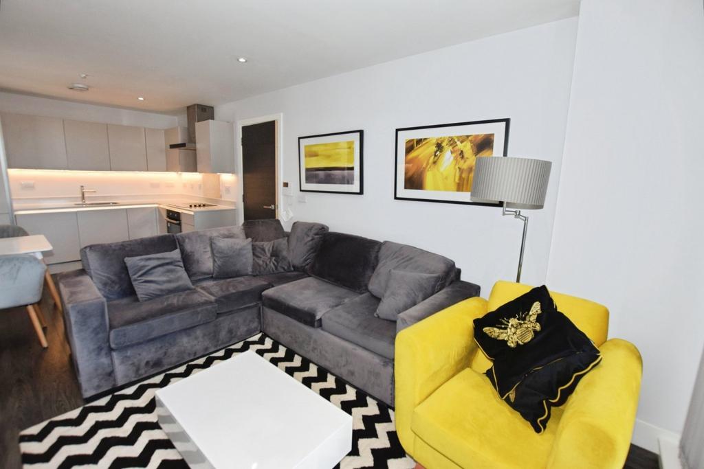 Hallmark Tower, 6 Cheetham Hill Road... 2 bed flat - £1,350 pcm (£312 pw)