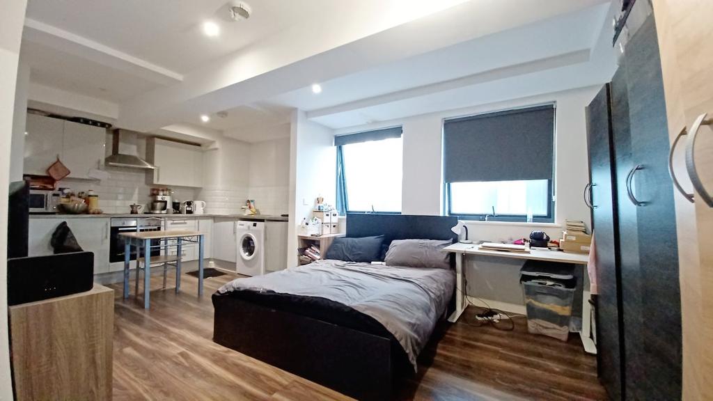 Kings Oak House, Harrow Studio - £1,285 pcm (£297 pw)