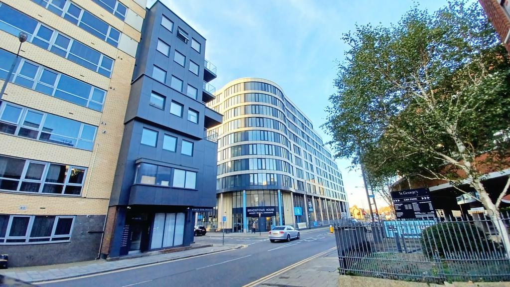 Kings Oak House, Harrow Studio - £1,285 pcm (£297 pw)