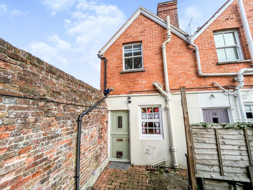 Bryanston Street, Blandford Forum... 2 bed end of terrace house - £850 ...