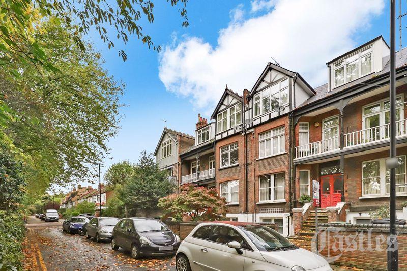 Priory Road, N8 2 bed apartment - £550,000