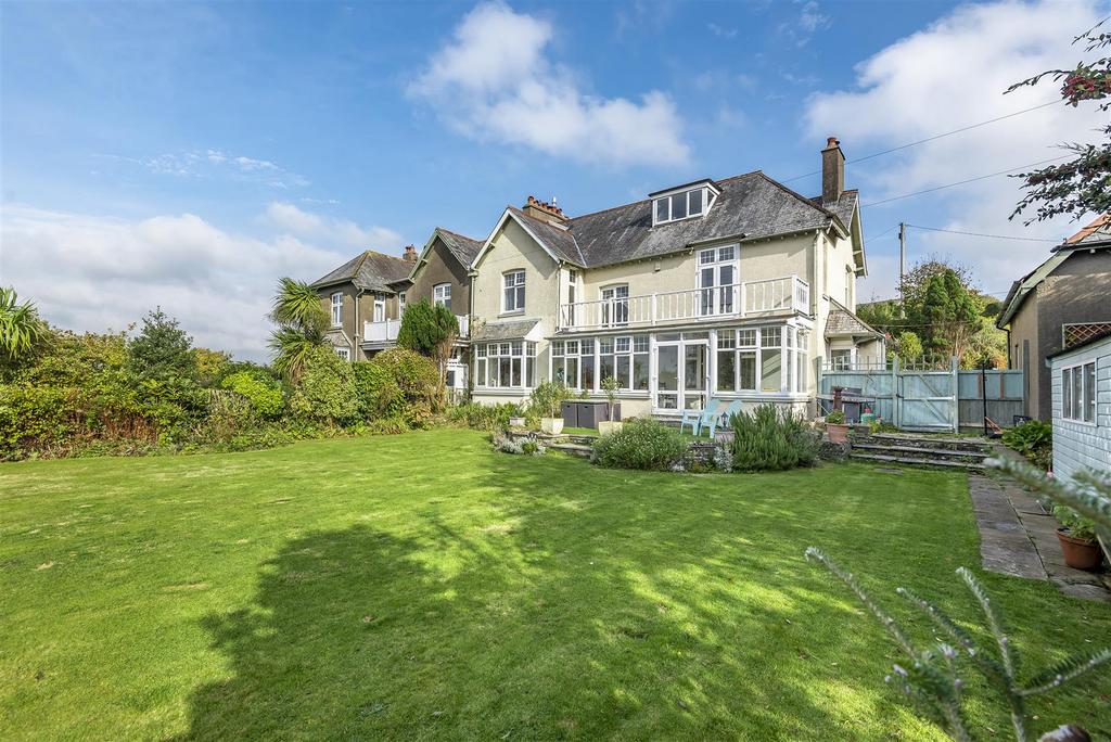 Bratton Fleming, Barnstaple 6 bed semi-detached house - £625,000