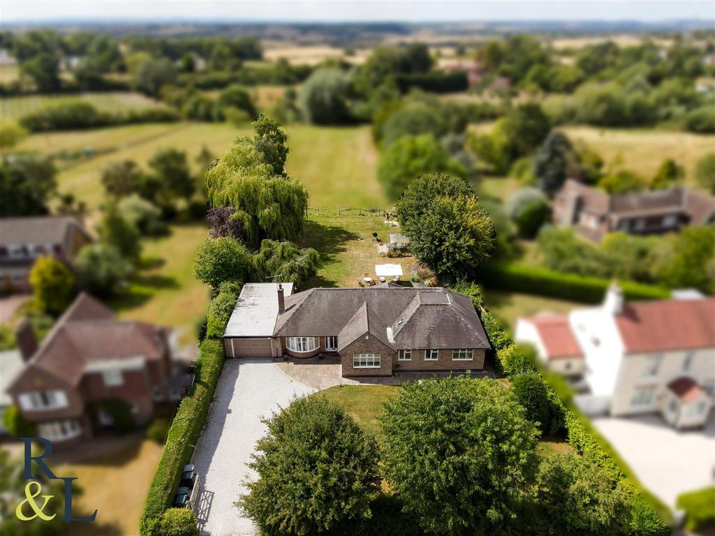 Stanton Lane, Keyworth, Nottingham 3 bed bungalow - £850,000