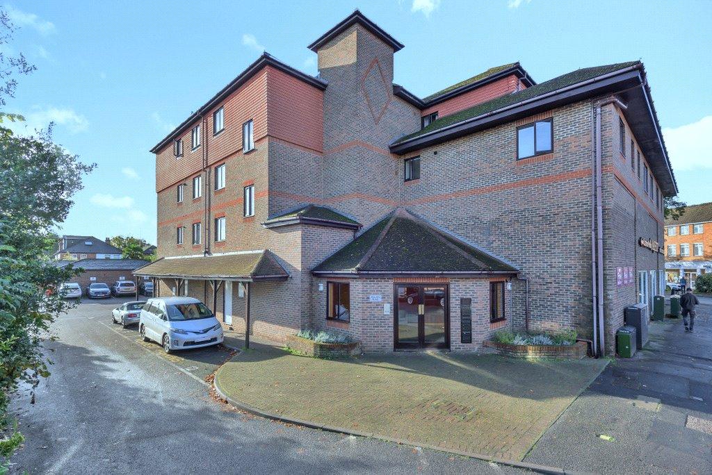 Freelands Road, Cobham, KT11 2 bed flat for sale - £300,000