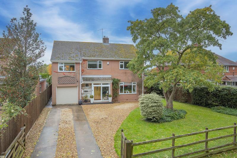 Gilberts End, Hanley Swan... 4 bed detached house - £650,000