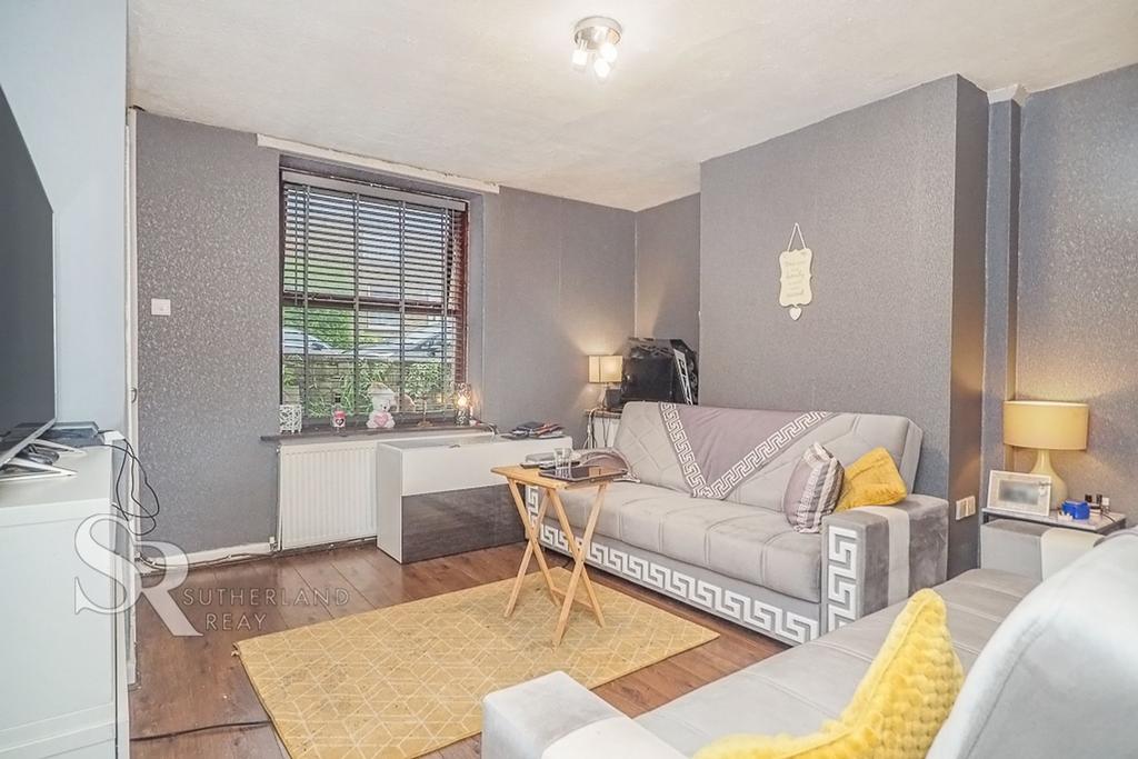 New Street, New Mills, SK22 2 bed end of terrace house - £195,000