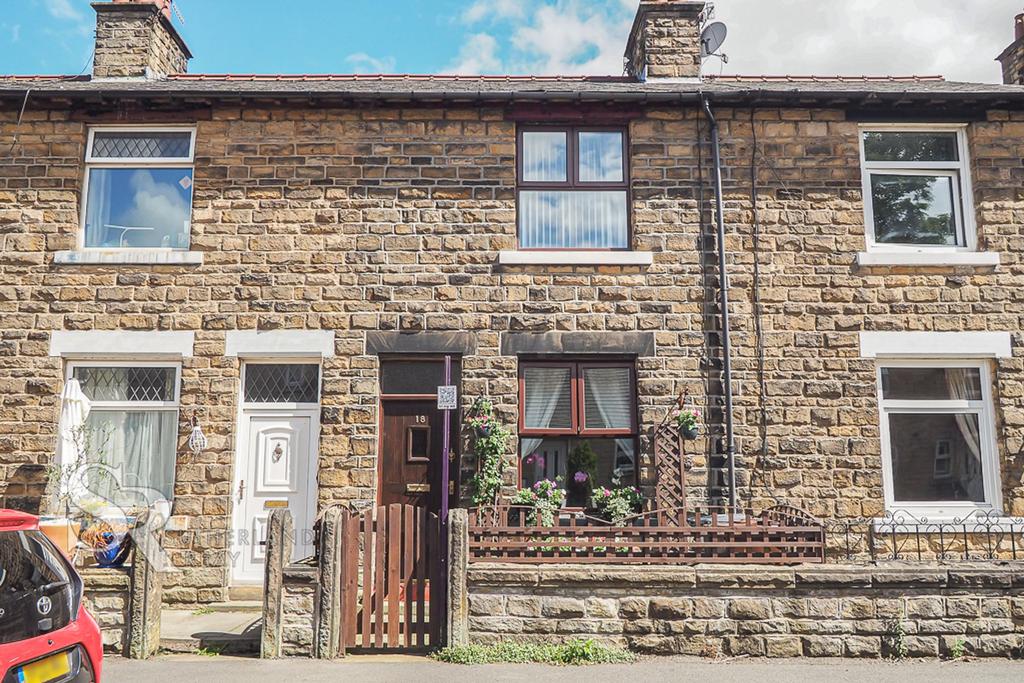 Highfield Terrace, New Mills, SK22 2 bed terraced house - £200,000