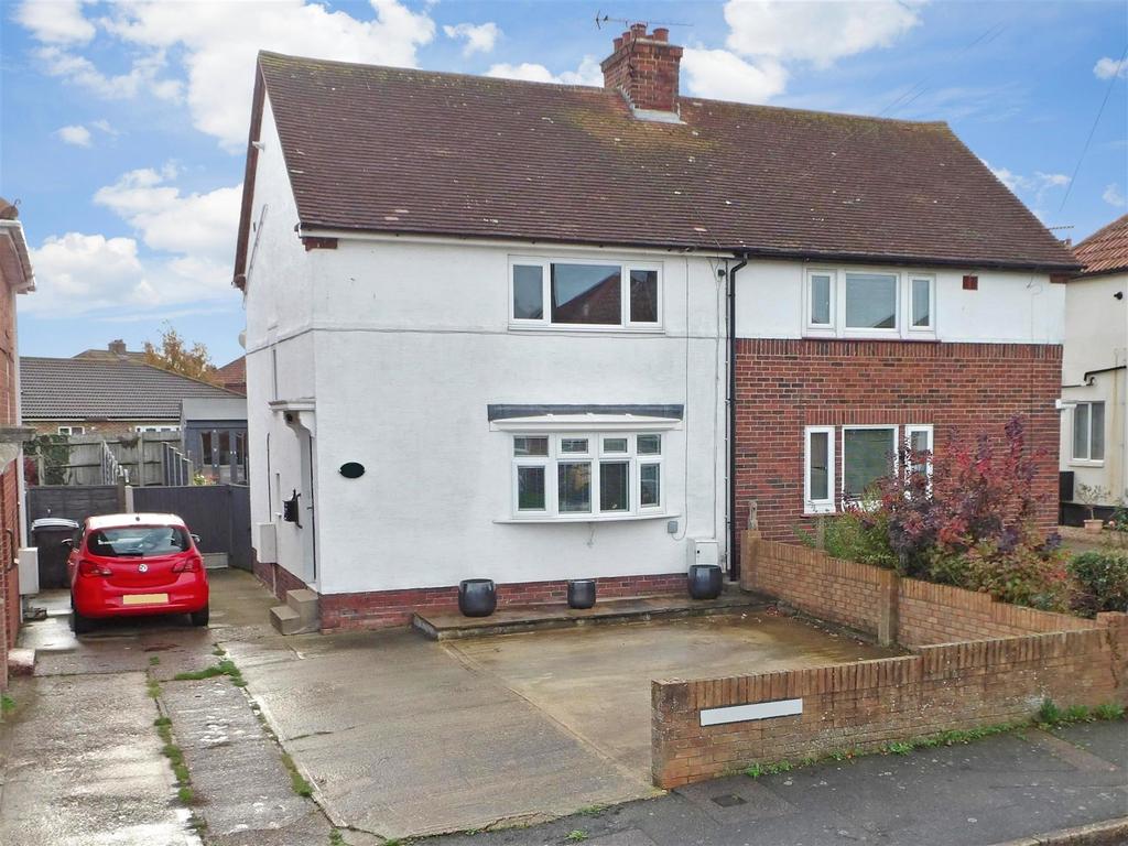 Cavell Square, Deal, Kent 2 bed semi-detached house - £300,000