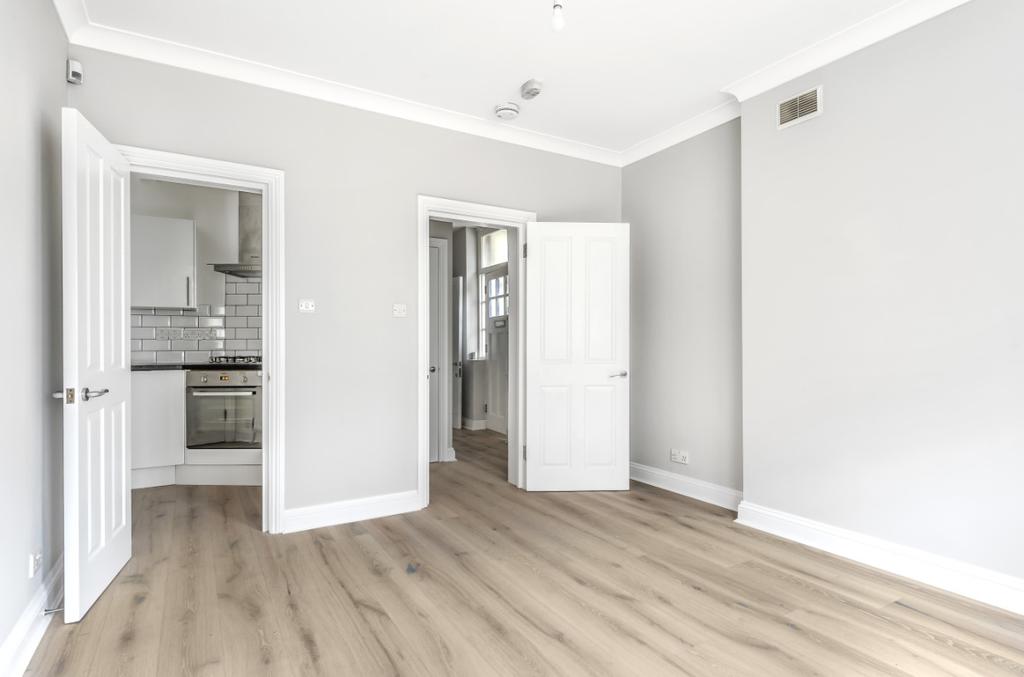 Portland Street London SE17 1 bed apartment - £1,400 pcm (£323 pw)