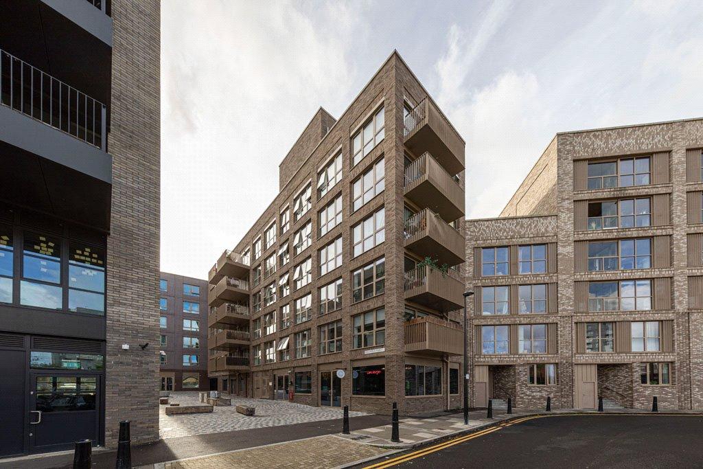 11 Meldola Yard, Hackney Wick... 2 bed apartment - £635,000