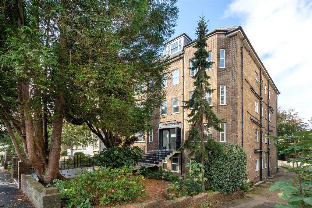 Steyning Court, Eaton Gardens, Hove... 1 bed apartment - £1,150 pcm (£ ...