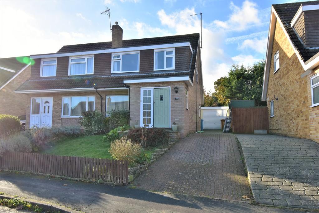 Meadow View Road, Sudbury, CO10 7NU 3 bed semi-detached house - £315,000