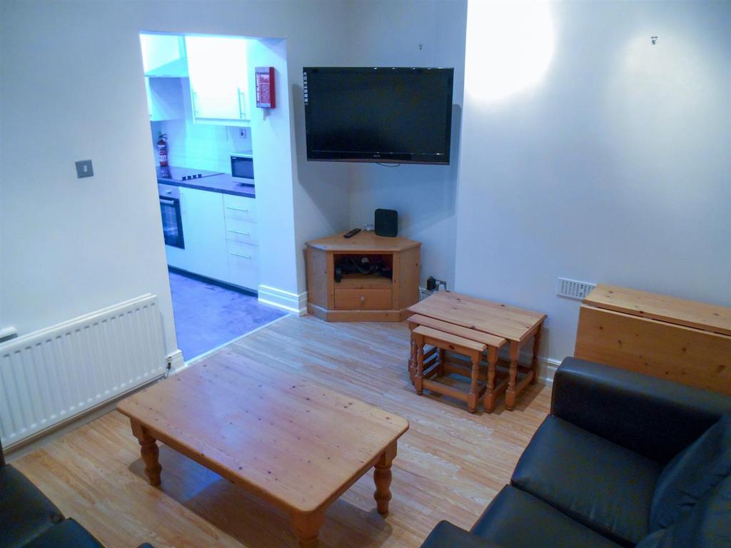 Deuchar Street, Newcastle Upon Tyne 4 bed house - £1,911 pcm (£441 pw)